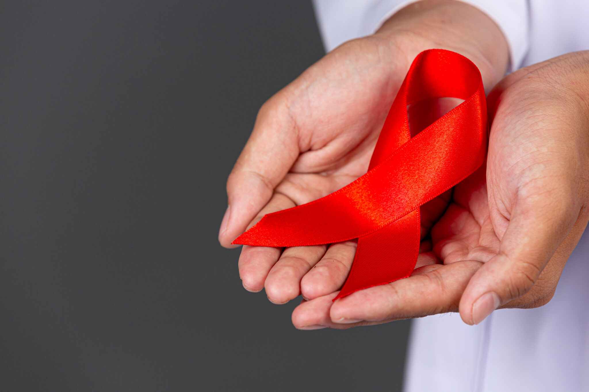 'รู้เร็ว รักษาเร็ว' เมื่อยาใหม่กดไวรัส HIV ได้ใน 3 เดือน! - Hugsa Medical